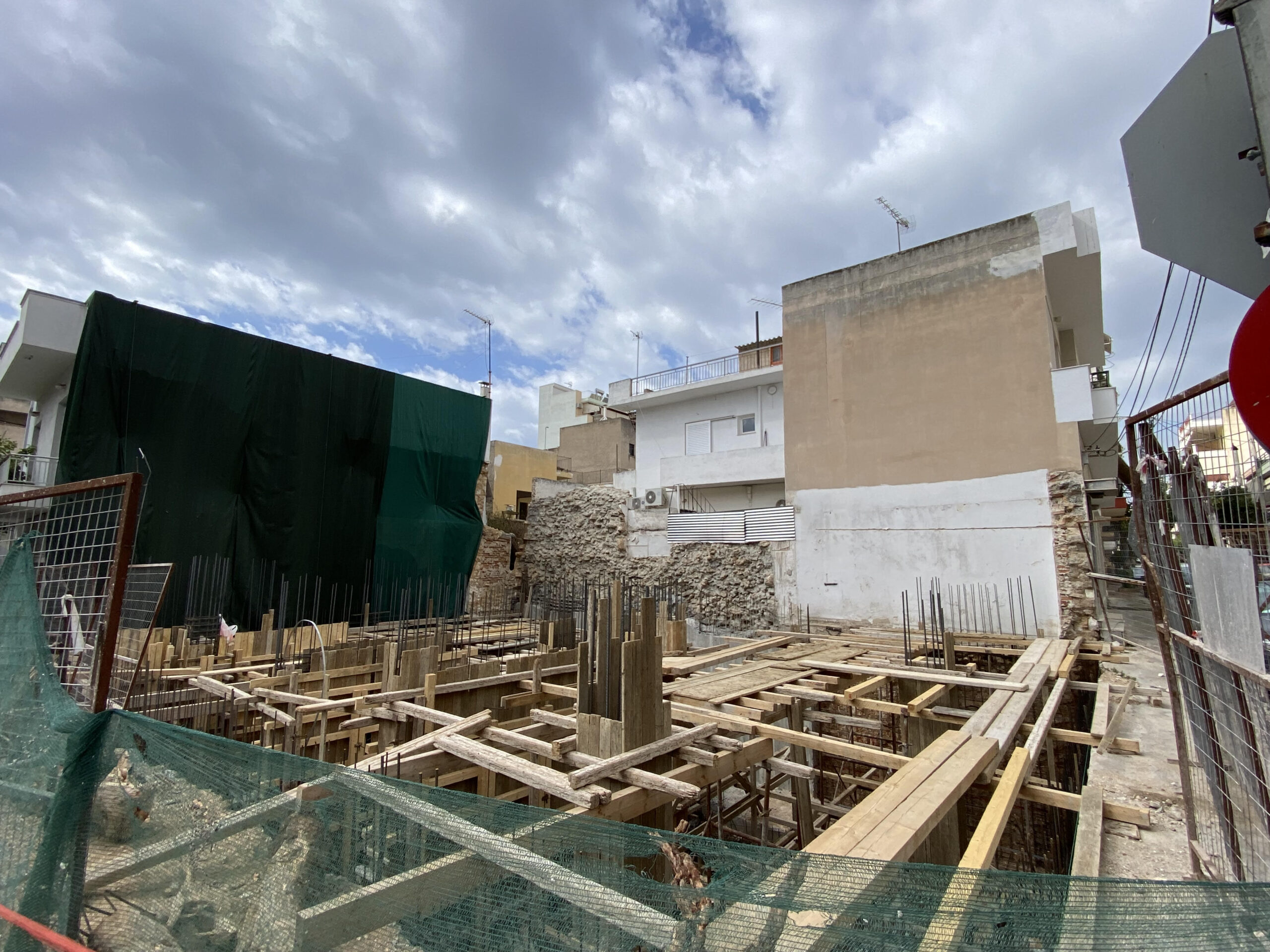 Νέα πολυκατοικίαστον Πειραιά Υπό κατασκευή διαμερίσματα
